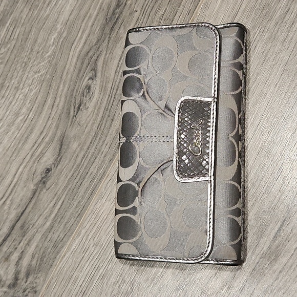 Coach | Bags | Coach Signature Dk Gray Lg Trifold Checkbook Wallet ...